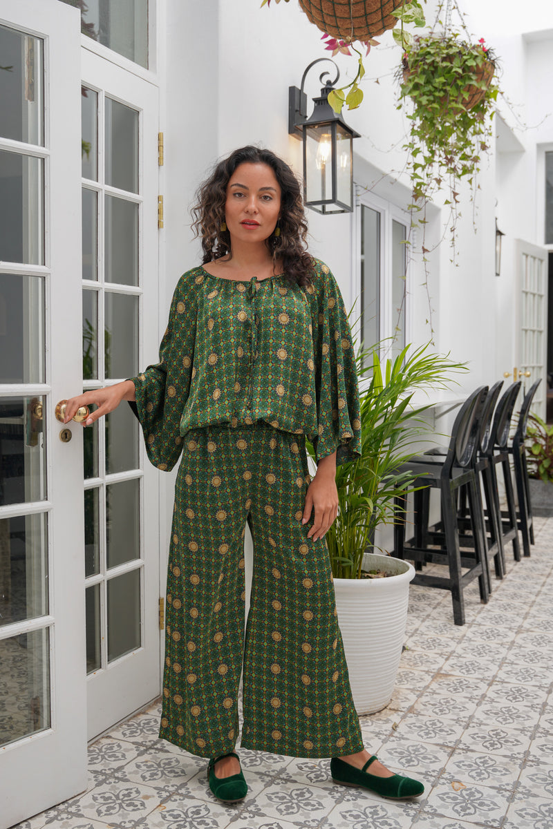 Geometric Motif Cropped Pull On Pants | desray.co.za